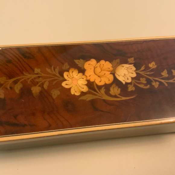 Made in Italy | Other | Vintage Sorrento Italian Marquetry Music Box 8 ...